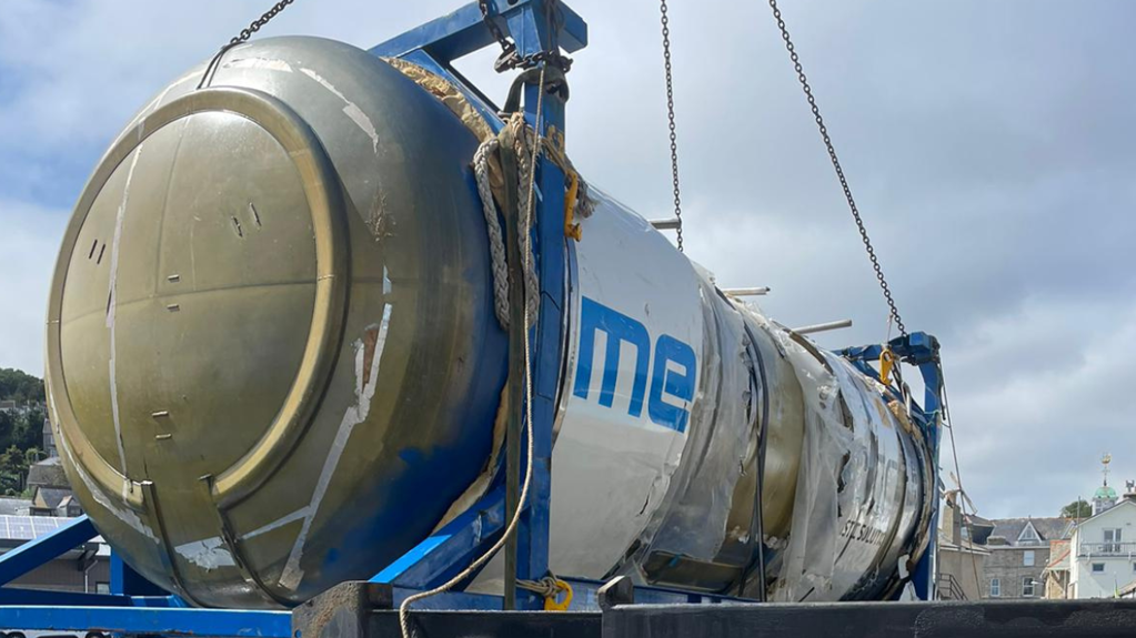 Salvaging success: A tale of ISO tanktainer recovery in Newlyn Harbour ...